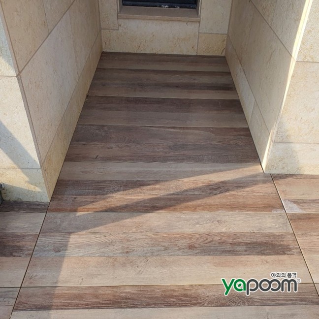 포세린 타일 20t 데크 바닥 페데스탈 인테리어 이태리산 고급 석재 논슬립 석재테크페데스탈 책임자재 책임시공 책임서비스 야외의품격 야품