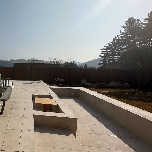 이태리 페데스탈 건식 타일 데크 시공용 석재테크페데스탈 책임자재 책임시공 책임서비스 야외의품격 야품